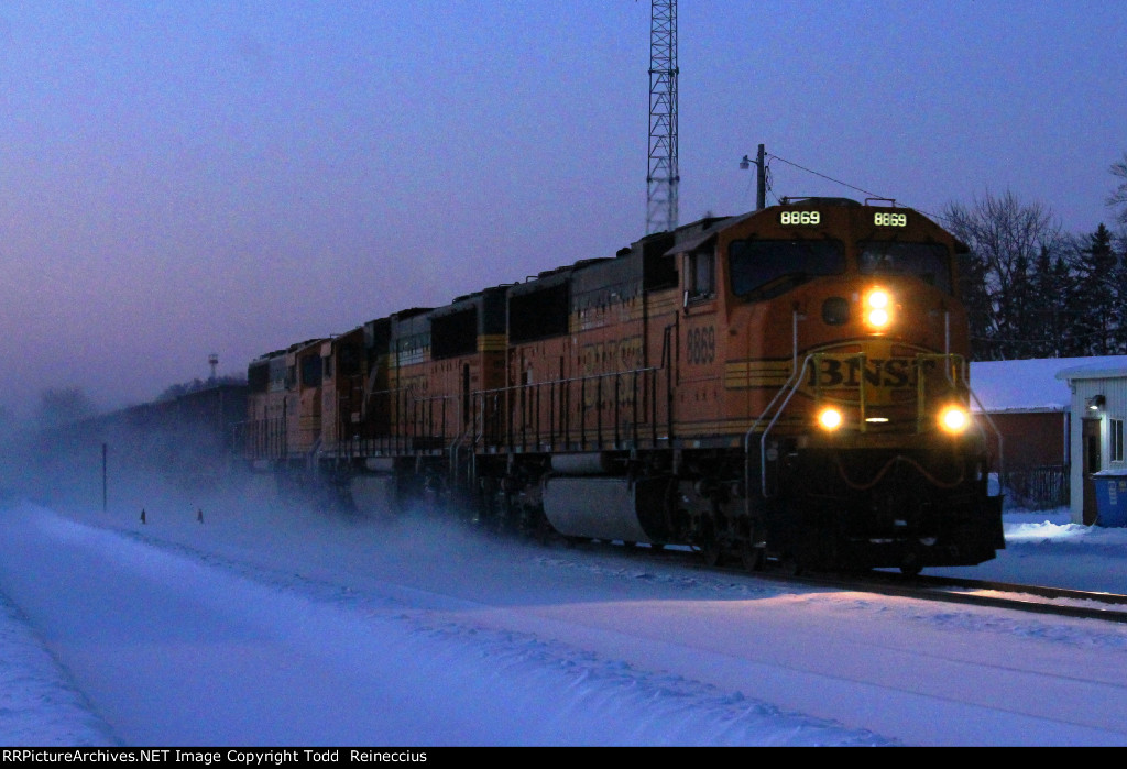 BNSF 8869